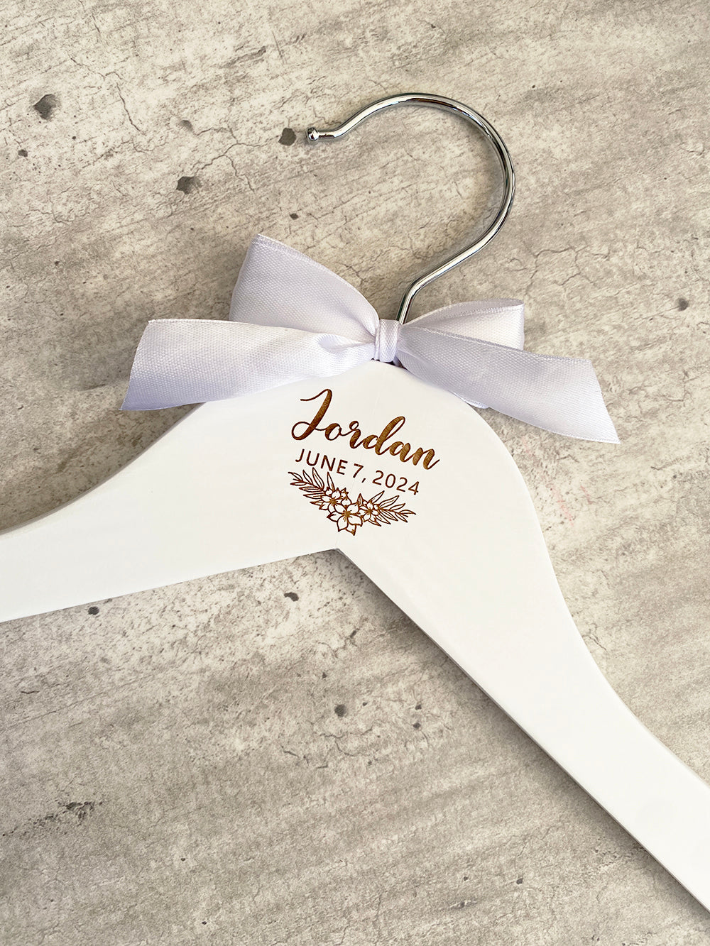 White Hanger, Three Lilies – Bridesmaid Hangers